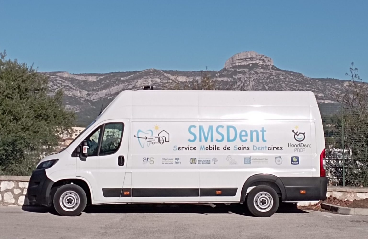 Nouveau Véhicule de Soins Dentaires – HandiDent PACA